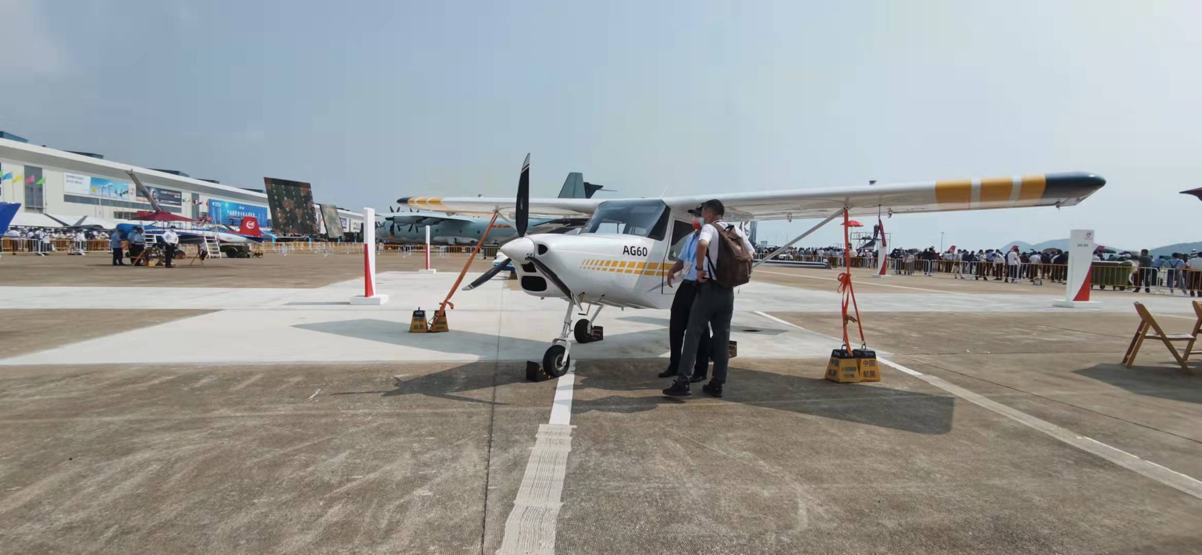 珠海航展：国产AG60轻型运动飞机首次亮相_北京时间